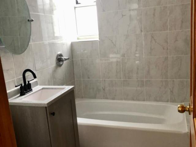 2 Br, 1 bath, Condo 1638 S 50th Ave
