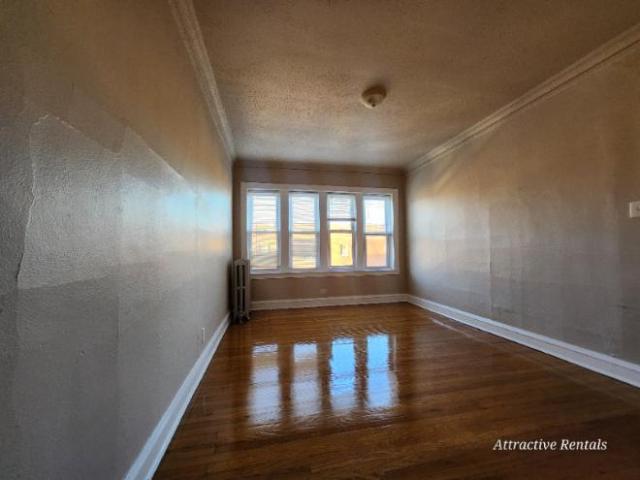 2 Br, 1 bath, Condo 1639 W 80th St
