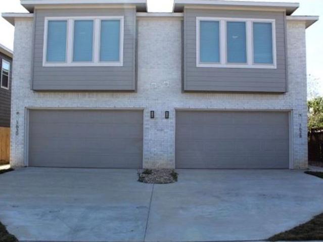 2 Br, 1 bath, Condo 1630 E Davis Ave