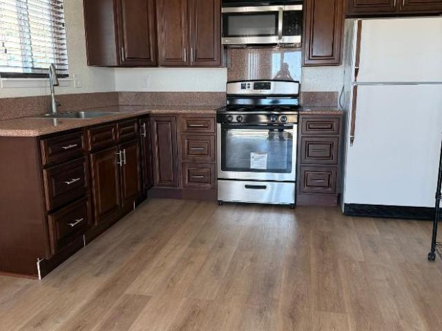 2 Br, 1 bath, Condo 16321 Siskiyou Rd