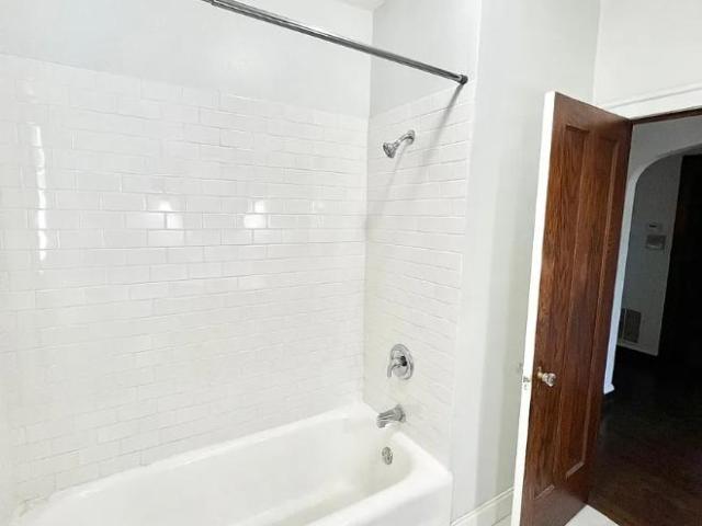 2 Br, 1 bath, Condo 1632 N California Ave