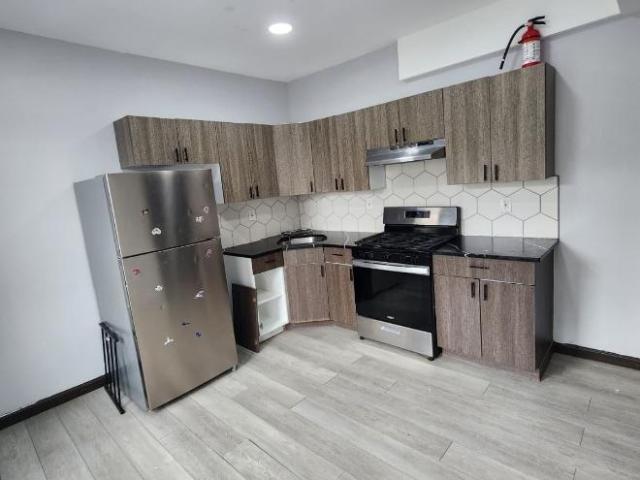 2 Br, 1 bath, Condo 163 Elwood