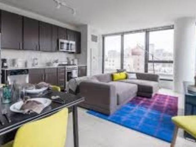 2 Br, 1 bath, Condo 163 W Superior