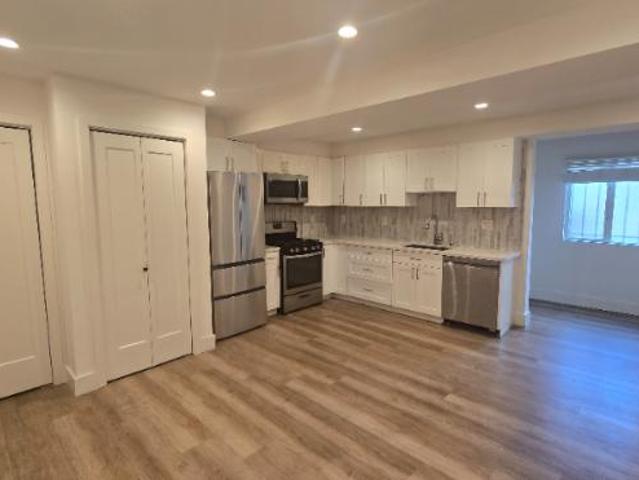 2 Br, 1 bath, Condo 1651 La Salle Ave