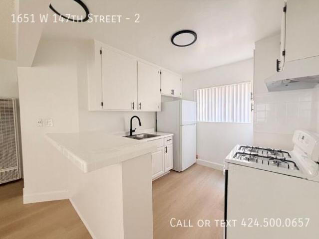 2 Br, 1 bath, Condo 1651 W 147th Street