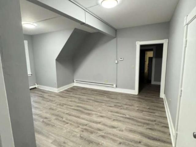 2 Br, 1 bath, Condo 166 168 W Main St