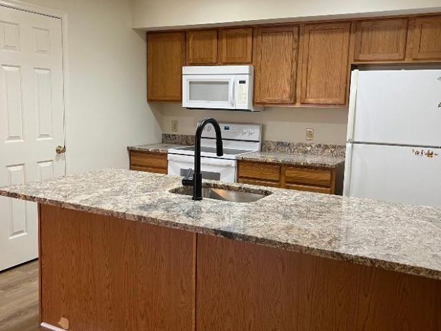 2 Br, 1 bath, Condo 166 Wrangler