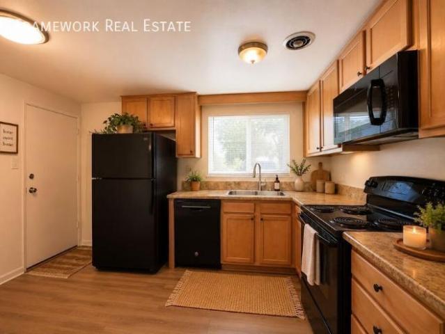 2 Br, 1 bath, Condo 1679 Reed St