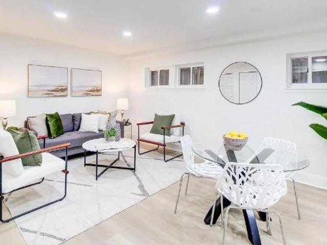 2 Br, 1 bath, Condo 1673 Park Rd NW