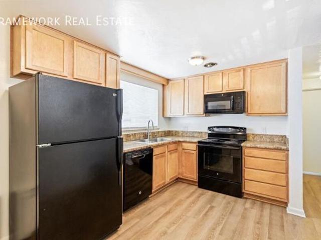 2 Br, 1 bath, Condo 1695 Reed St