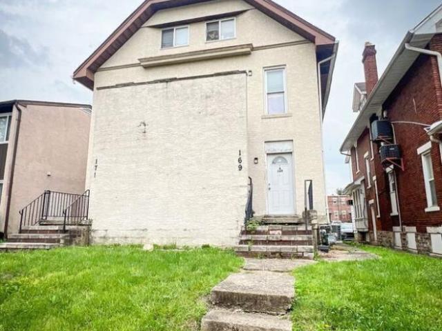 2 Br, 1 bath, Condo 169 Chittenden Avenue