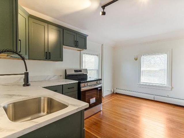 2 Br, 1 bath, Condo 169 Waterman Street