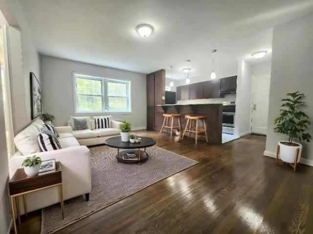 2 Br, 1 bath, Condo 16 Beaumont Pl