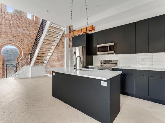 2 Br, 1 bath, Condo 1705 N 7th St