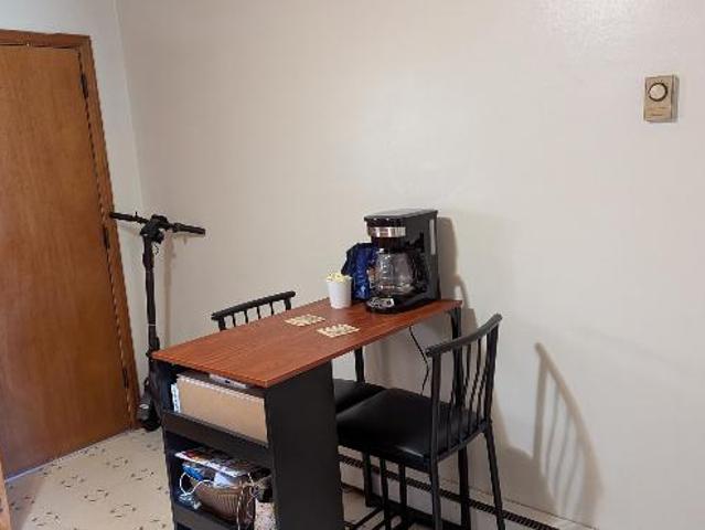 2 Br, 1 bath, Condo 1706 Boxwood Dr