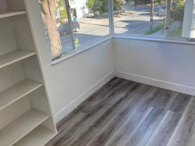 2 Br, 1 bath, Condo 1708 Euclid