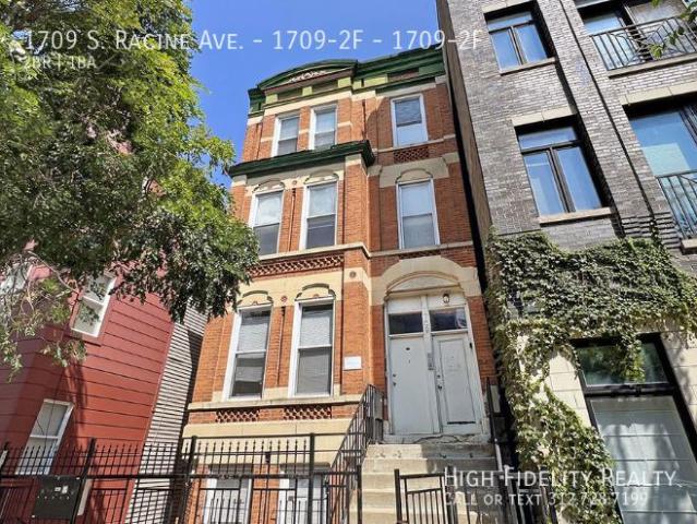 2 Br, 1 bath, Condo 1709 S Racine Ave