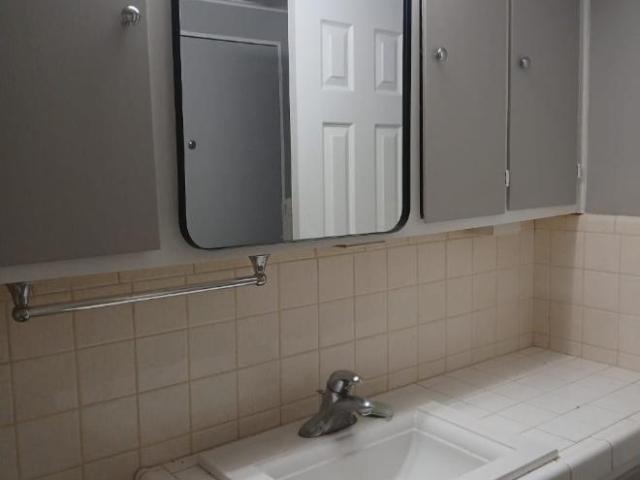 2 Br, 1 bath, Condo 1700 Alpine Rd