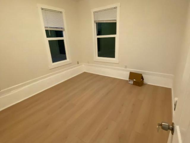 2 Br, 1 bath, Condo 1700 Leroy