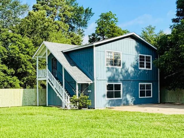 2 Br, 1 bath, Condo 1700 1702 W M L King Blvd
