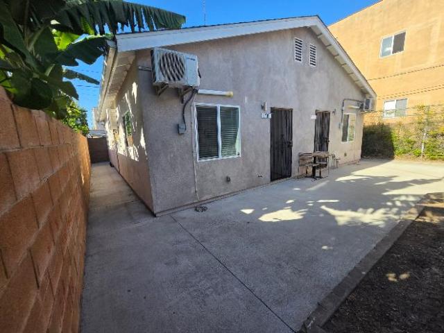 2 Br, 1 bath, Condo 1715 W 64th St