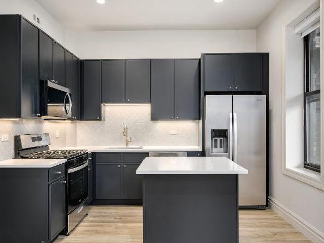 2 Br, 1 bath, Condo 1710 W Belmont Avenue
