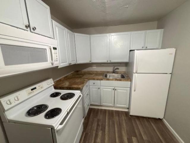 2 Br, 1 bath, Condo 1726 Clemson Drive