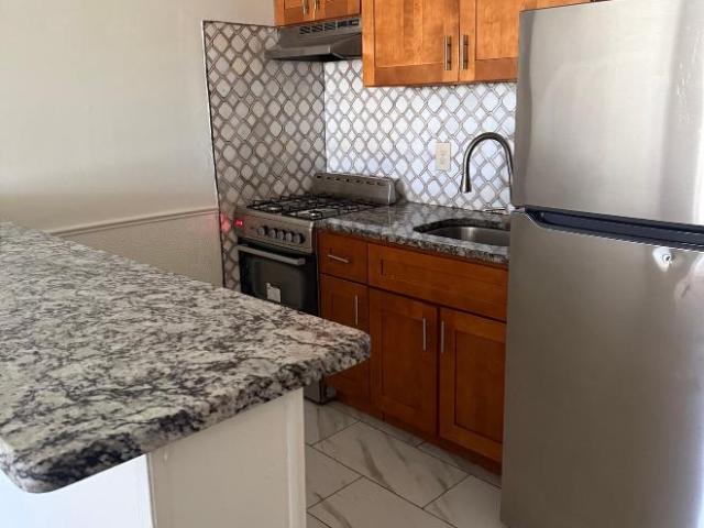 2 Br, 1 bath, Condo 1729 N 33rd St