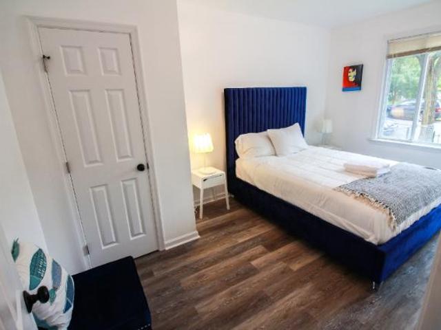 2 Br, 1 bath, Condo 1736 S St SE