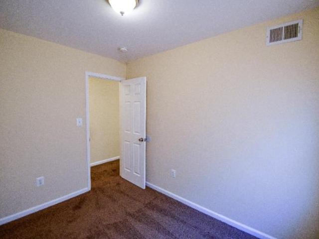 2 Br, 1 bath, Condo 1737 T Street Se