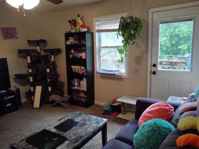 2 Br, 1 bath, Condo 1745 W 24th St
