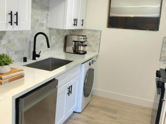 2 Br, 1 bath, Condo 17412 Dairyview Cir B