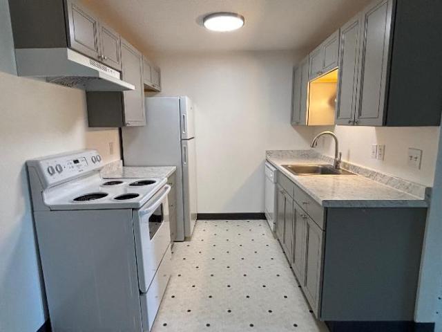 2 Br, 1 bath, Condo 17420 SW Shaw Street
