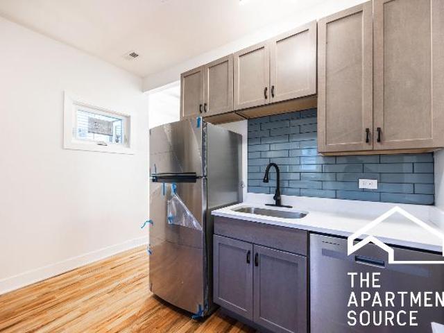 2 Br, 1 bath, Condo 1742 N California