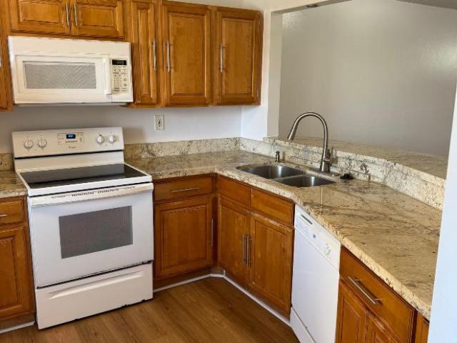 2 Br, 1 bath, Condo 1750 NE 191st St