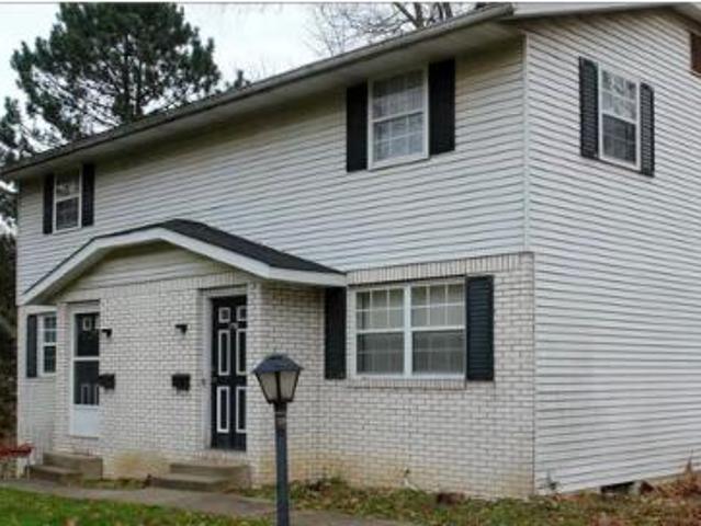 2 Br, 1 bath, Condo 1752 Woodlawn Ave NW