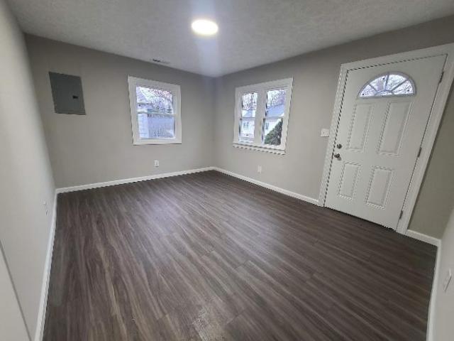 2 Br, 1 bath, Condo 1777 E 37th St