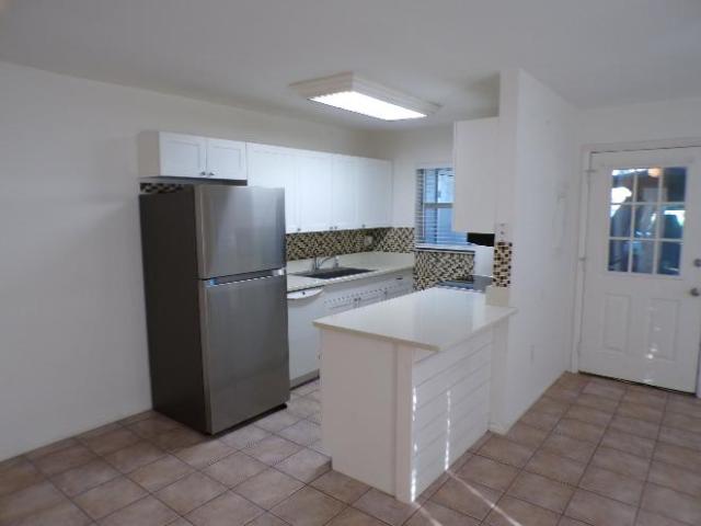2 Br, 1 bath, Condo 1806 Marcia St