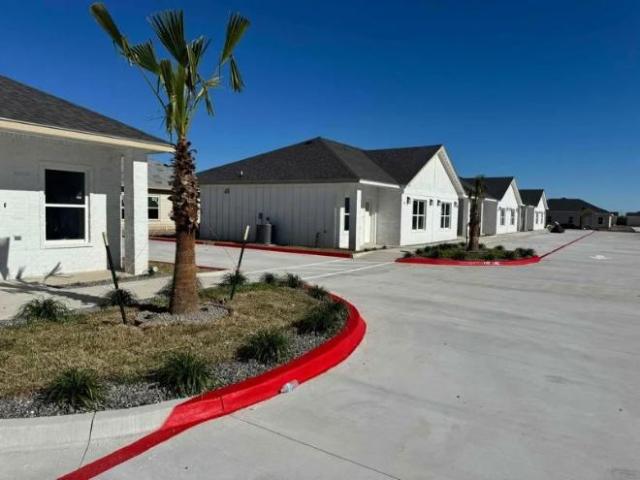 2 Br, 1 bath, Condo 1806 Atrium Pl Dr