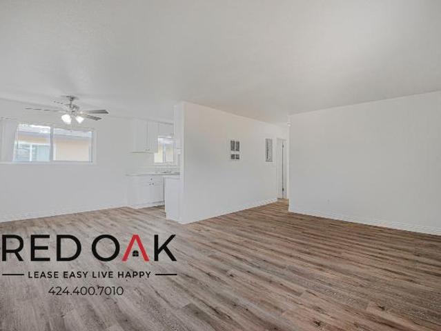 2 Br, 1 bath, Condo 1806 Plaza Del Amo