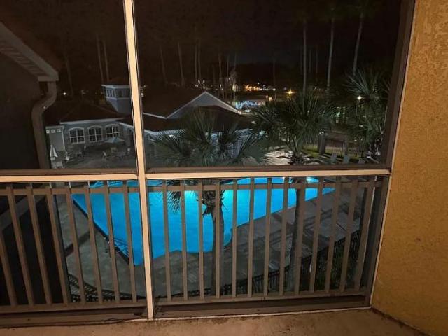 2 Br, 1 bath, Condo 18001 Richmond Pl Dr