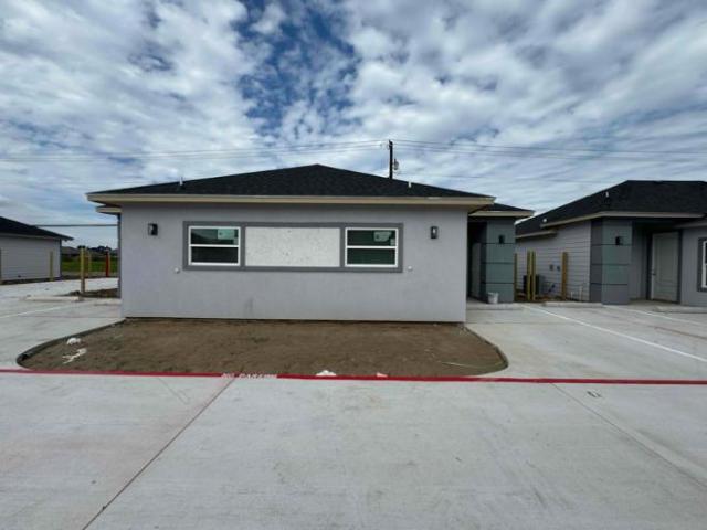 2 Br, 1 bath, Condo 1802 Atrium Pl Drive