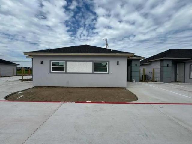 2 Br, 1 bath, Condo 1802 Atrium Place Dr