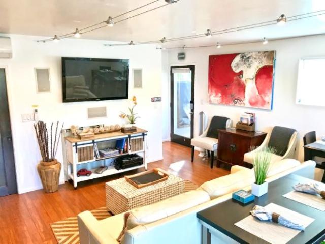 2 Br, 1 bath, Condo 1802 Andalusia Ave