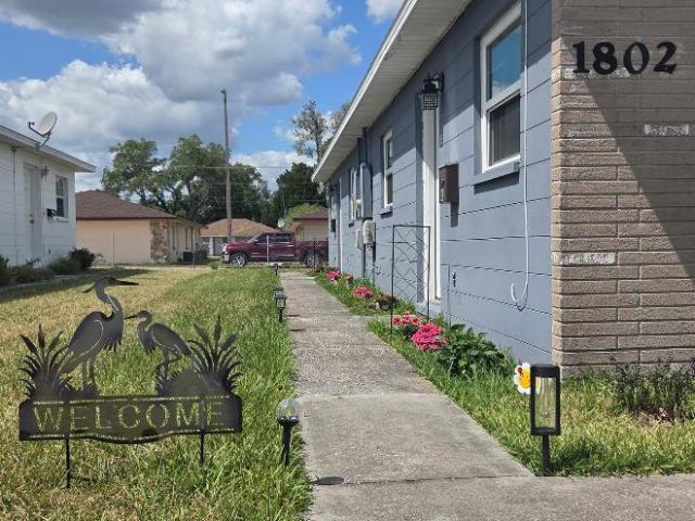 2 Br, 1 bath, Condo 1802 W House St