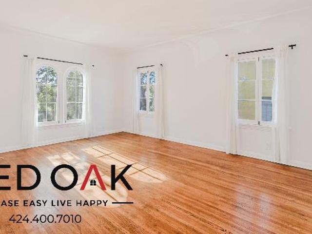 2 Br, 1 bath, Condo 180 South Sycamore Avenue