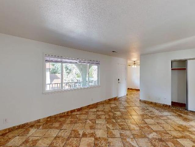 2 Br, 1 bath, Condo 18199 Happy Ln