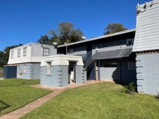 2 Br, 1 bath, Condo 1825 Bayou Road