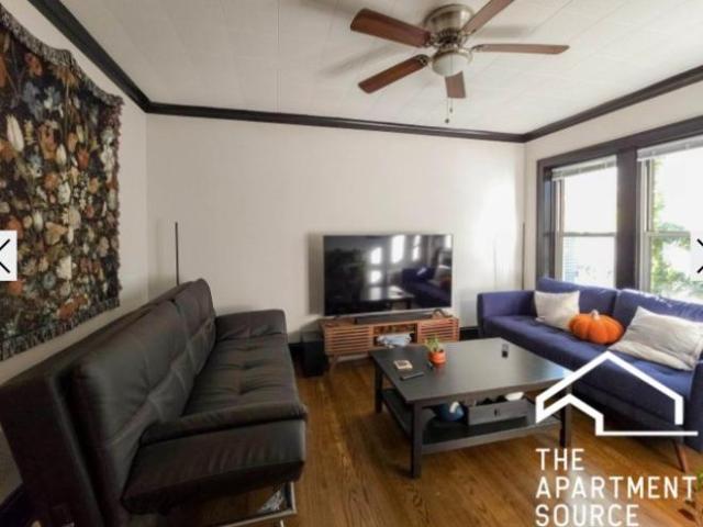 2 Br, 1 bath, Condo 1825 West Winona St