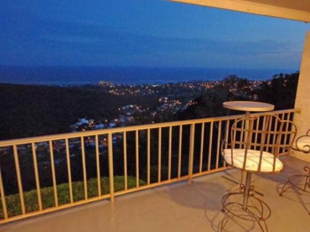 2 Br, 1 bath, Condo 1827 Halekoa Dr